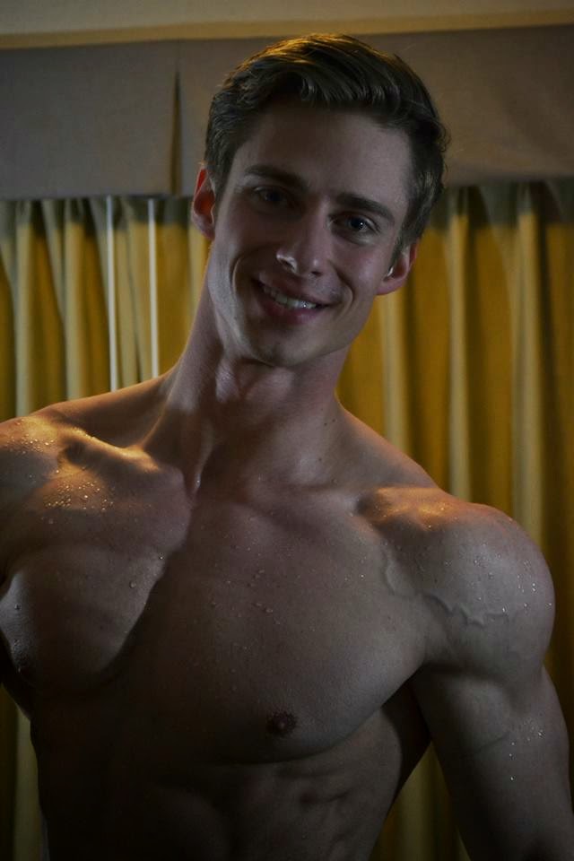 Daily Bodybuilding Motivation: Amazing PEC and ABS of Bodybuilder Tyson ...