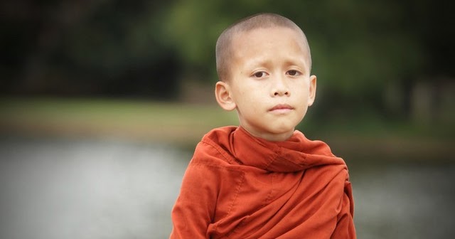 Khmer Boy Monk at Angkor Wat - Download iPhone,iPod Touch,Android ...