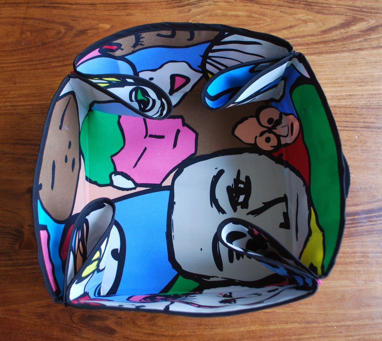 Roonie Ranching: The transforming box/play mat