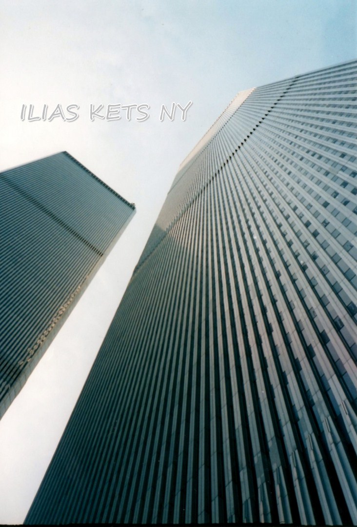 ILIAS KETS NY: *** ΟΙ ΔΙΔΥΜΟΙ ΠΥΡΓΟΙ ΛΙΓΟ ΠΡΙΝ ΧΑΘΟΥΝ