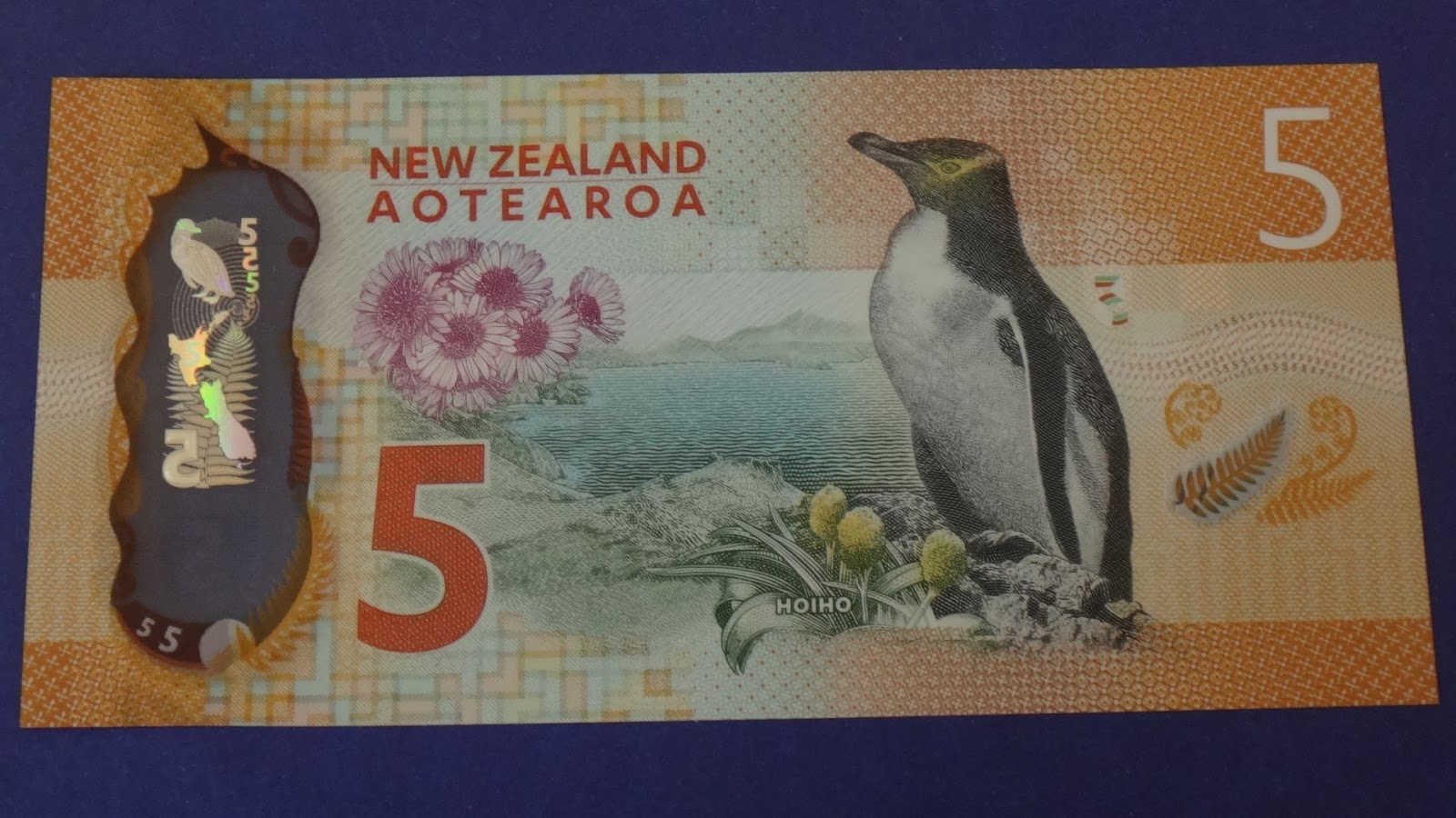 New Zealand Numismatics: NEW New Zealand $5 & $10 Bank Notes October ...