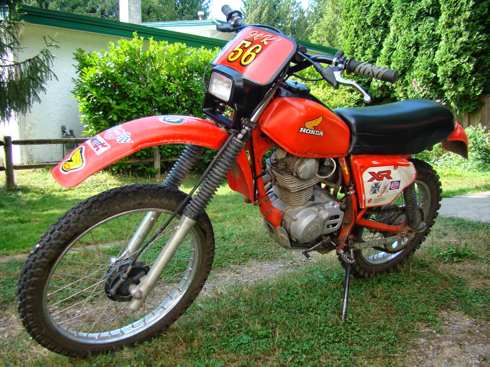 The World of JEK: 1982 Honda XR200 Twin Shock JEK Signs Bike