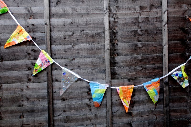 Third Age Musings: Quick bunting how to