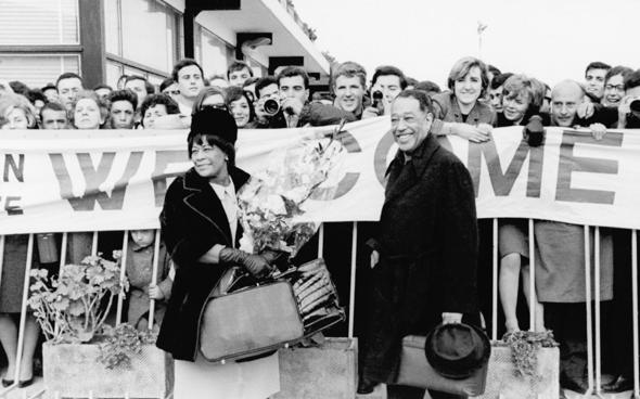 SMALL SONGS : Duke Ellington - Live in Rotterdam 1967 - feat. Ella ...