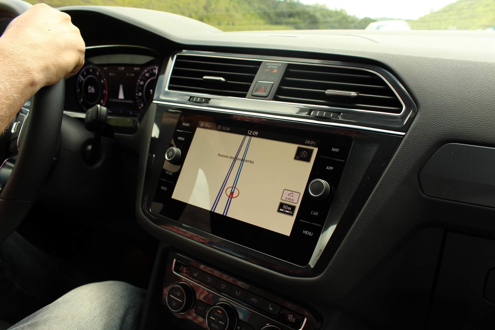 VW Tiguan AllSpace 2019 R-Line: Golf GTI familiar off-road