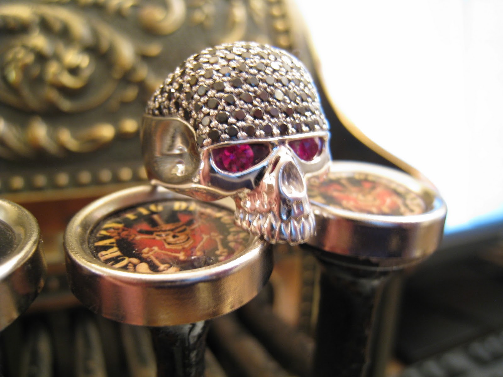 Crazy Pig Designs: Custom made SKULL RING