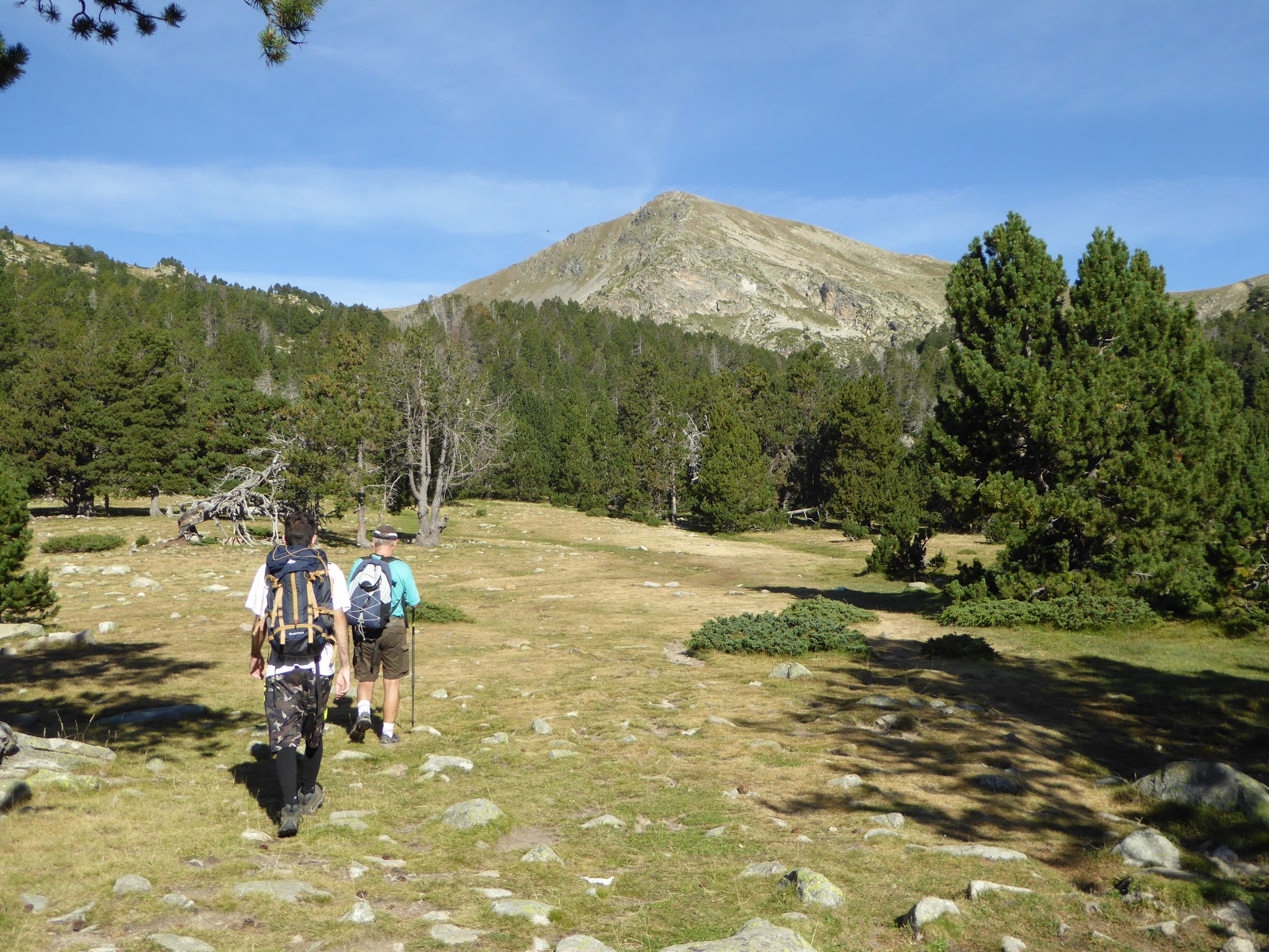 Centre Excursionista Àliga: Circular als pics de Perafita i Monturull