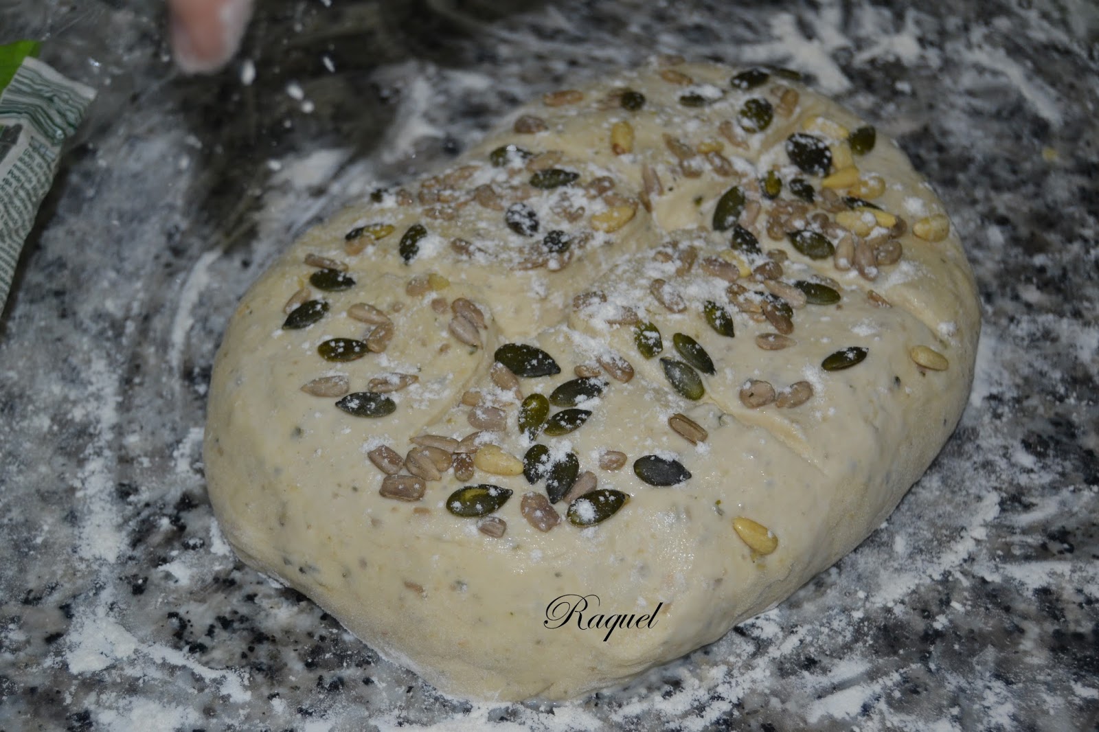 Mi Diversión en la cocina: Pan rápido con pipas y piñones