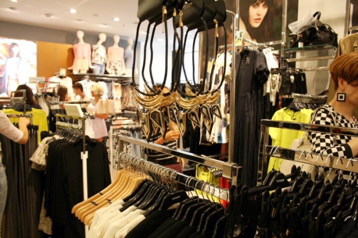 GOLD To Green Opening Of First Topshop Section In Germany gold-to-green-opening-of-first-topshop-section-in-germany
