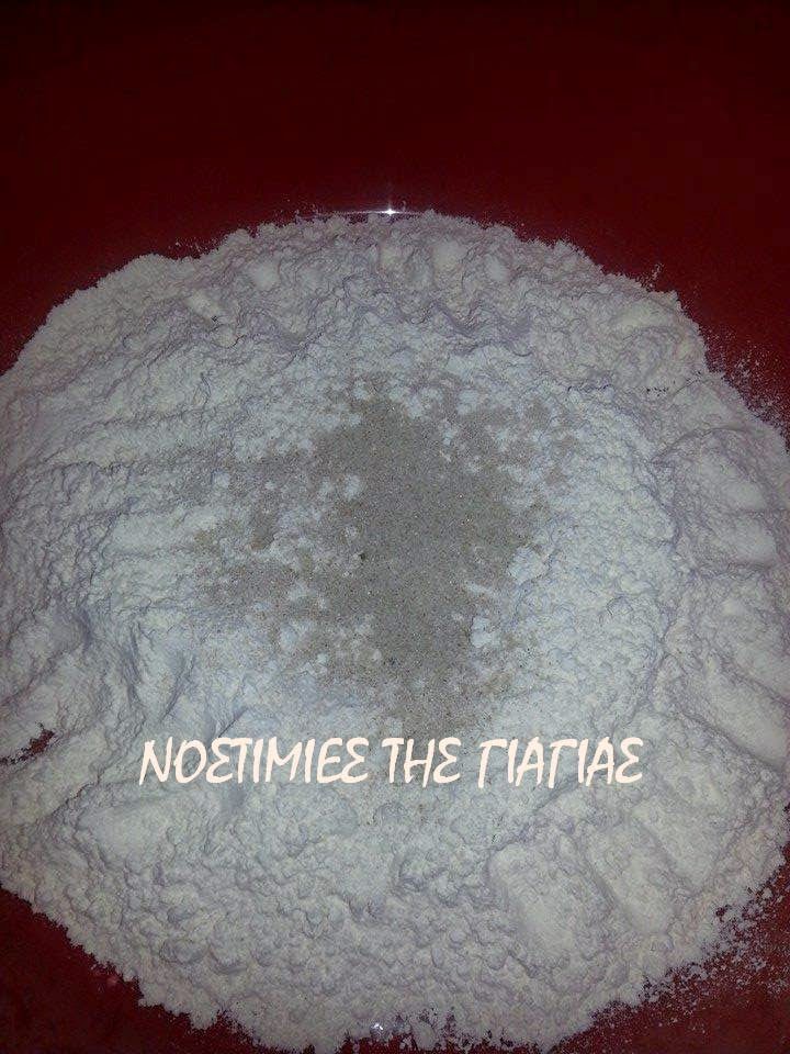 Νοστιμιές της Γιαγιάς: ΤΑ ΤΣΟΥΡΕΚΙΑ ΤΗΣ ΓΙΑΓΙΑΣ (ΜΕ ΕΛΑΙΟΛΑΔΟ ΚΑΙ ...