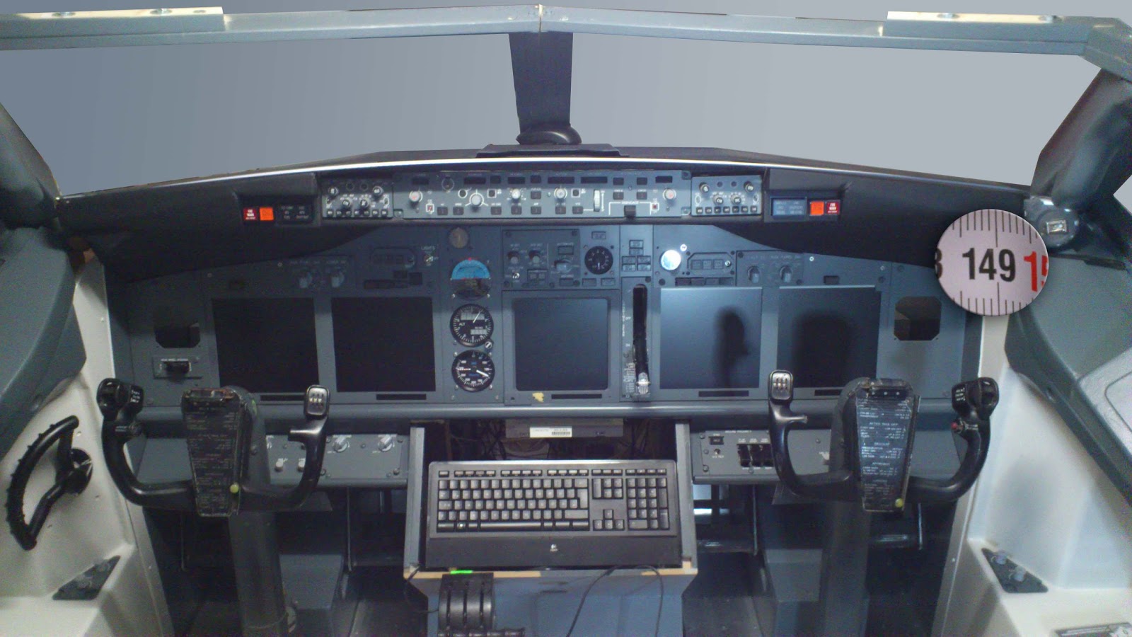 Boeing 737-800NG Fullsize Homecockpit: Glareshield Mesures