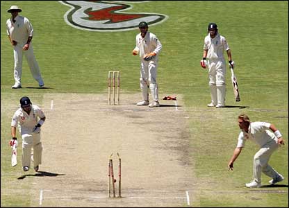 WAYS OF BATSMAN CAN GET OUT( DISMISSAL) IN CRICKET