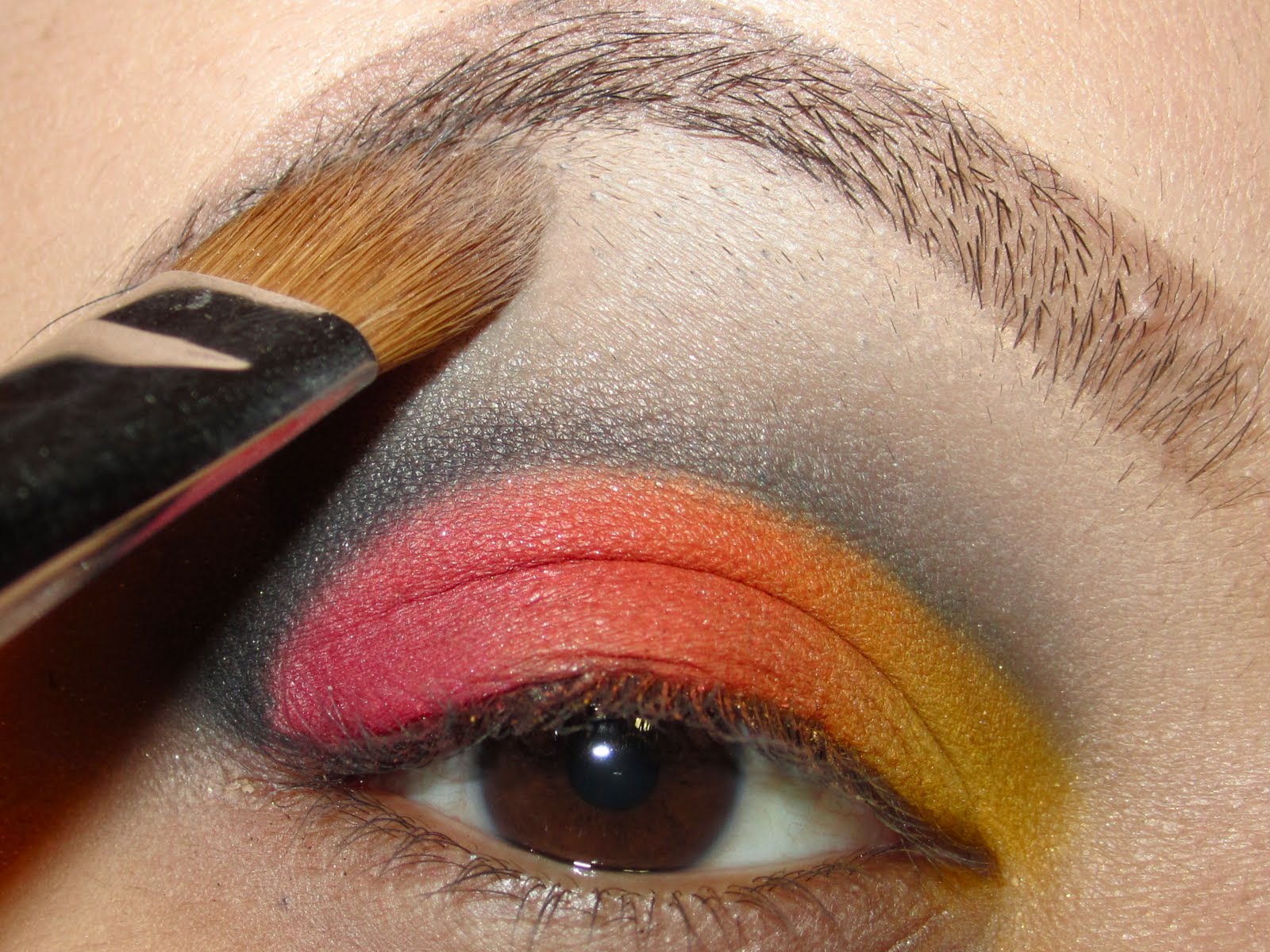 TINAMARIEONLINE: Tutorial: How to Cut Your Crease