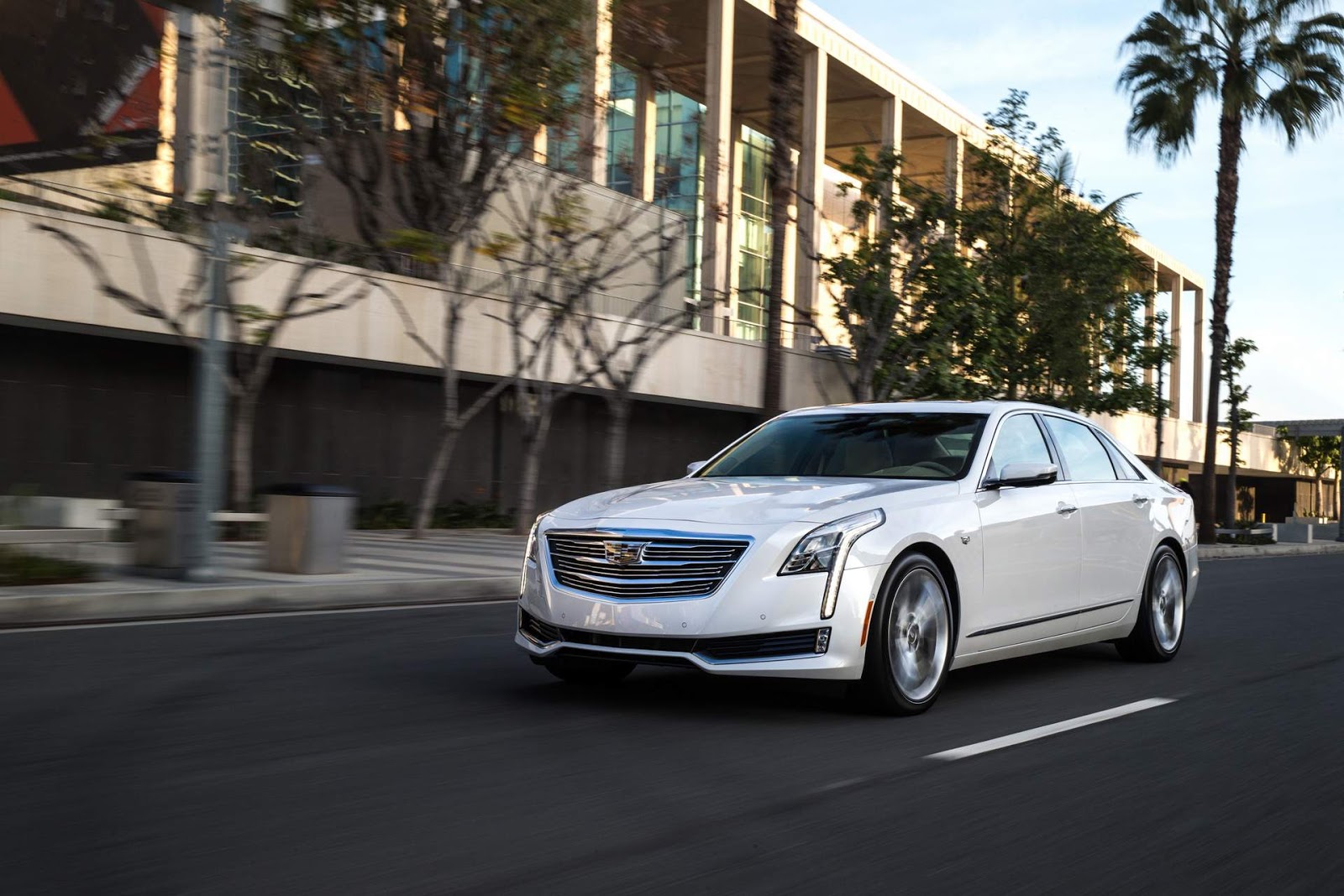 Cadillac CT6 ganha sistema de condução autônoma - vídeo