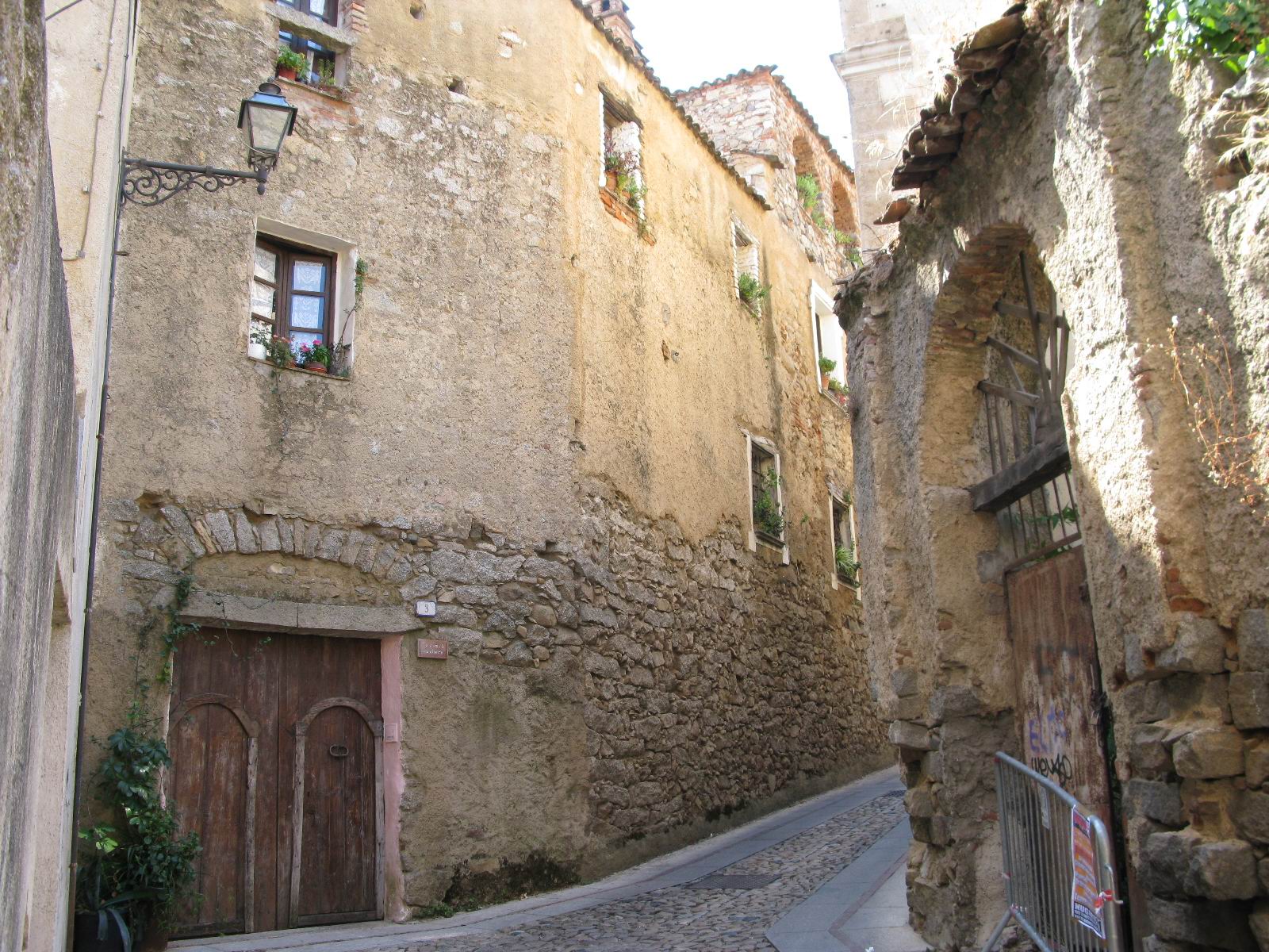 antblog: La ridente cittadina di Nuoro...