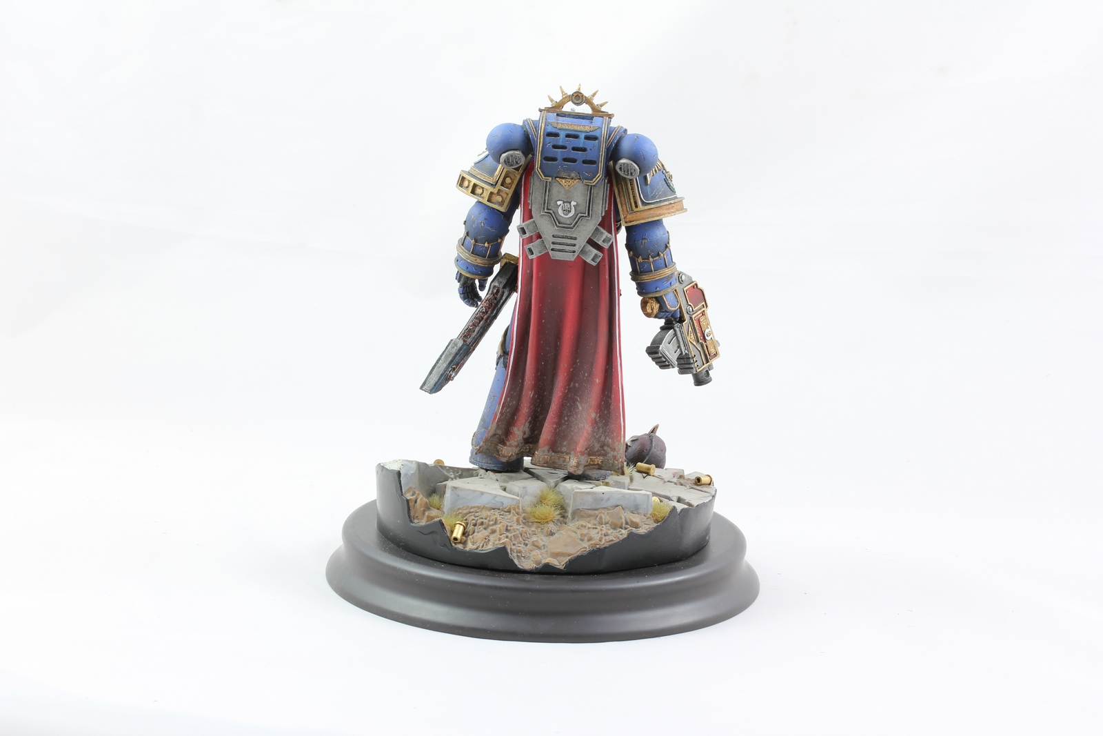 Showcase - Large Scale Ultramarine Captain 2 from PaintMyBits - Bloody Dice