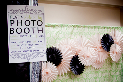 Ide Backdrop yang Keren Untuk Photo Booth Pernikahan | antokantoklagi