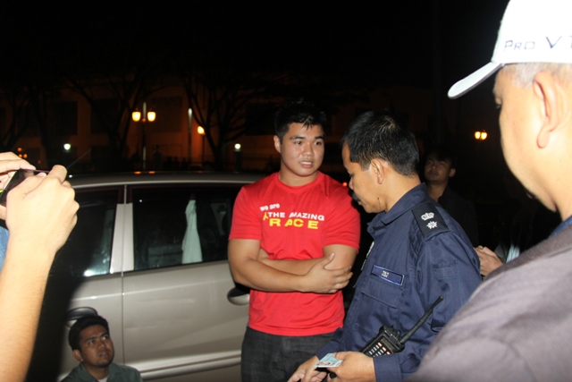 PENGUNDI BAHARU ONLINE [PRU13]: DEMO UPSI: DIA NI BUKAN KHALID ISMATH ...