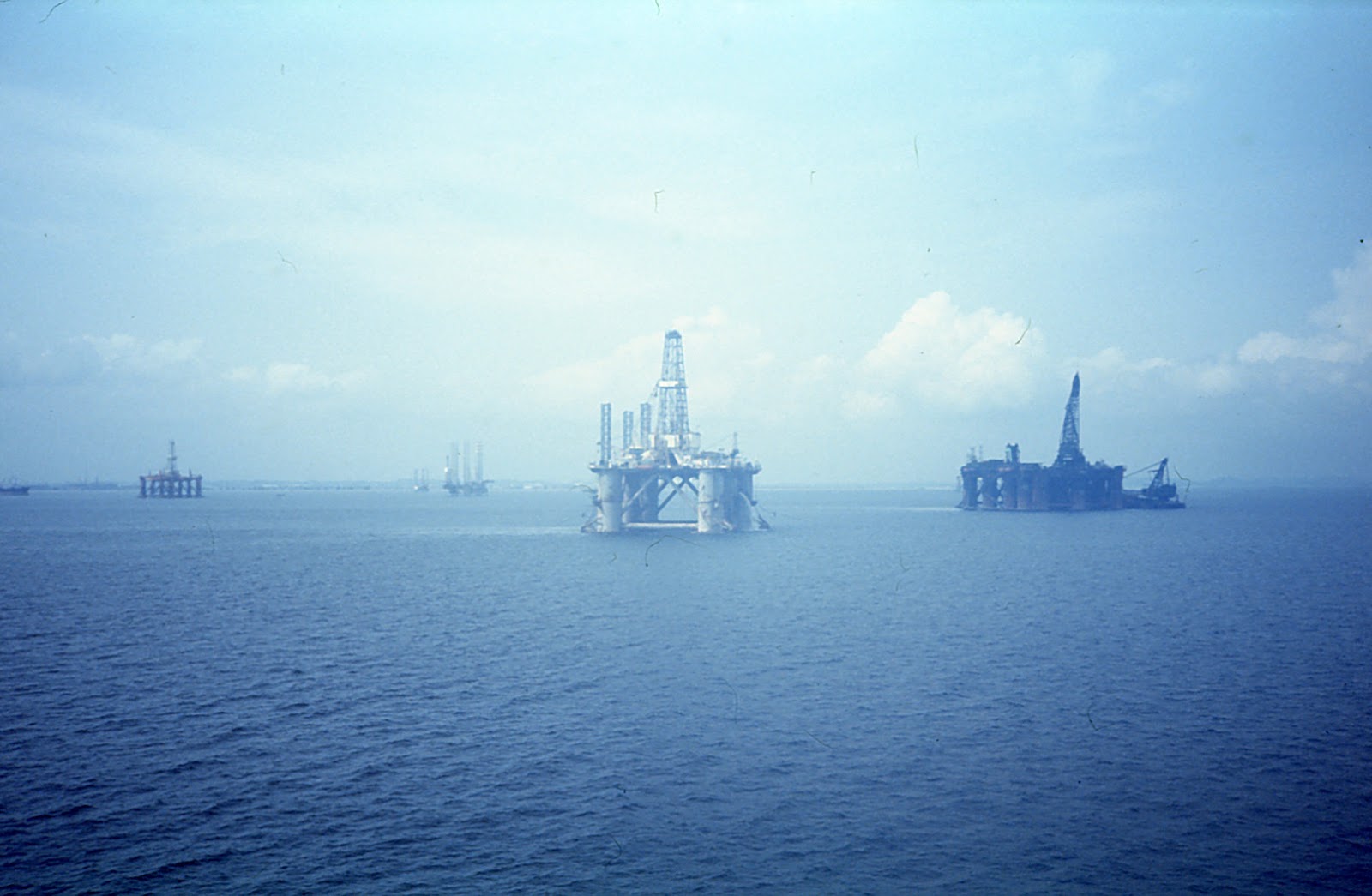 'ZIEN EN WETEN': SUNETTA.M.S. SHELL TANKERS B.V. ( DEEL 2/7 )