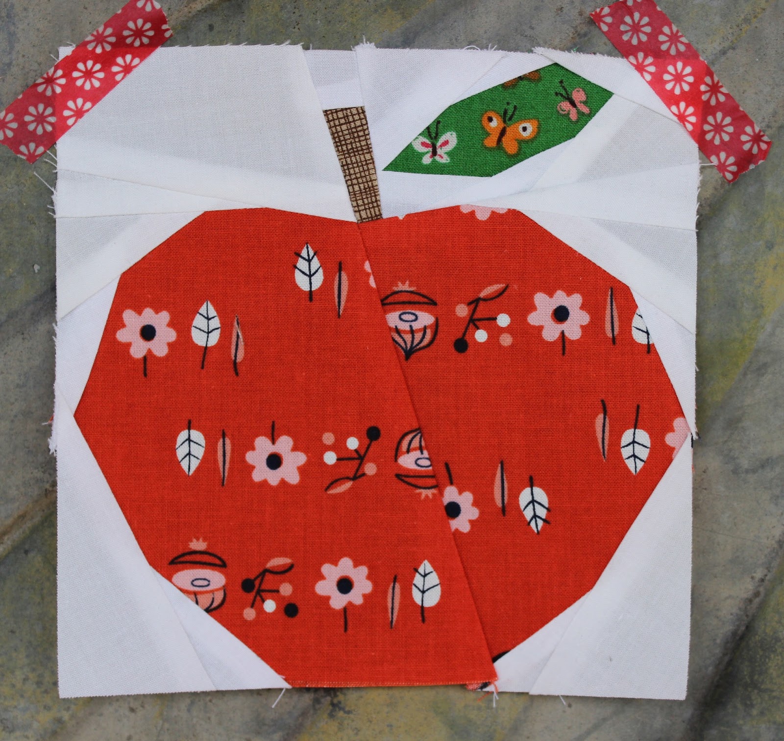 Kate Henderson Quilts: Paper Pieced Apple