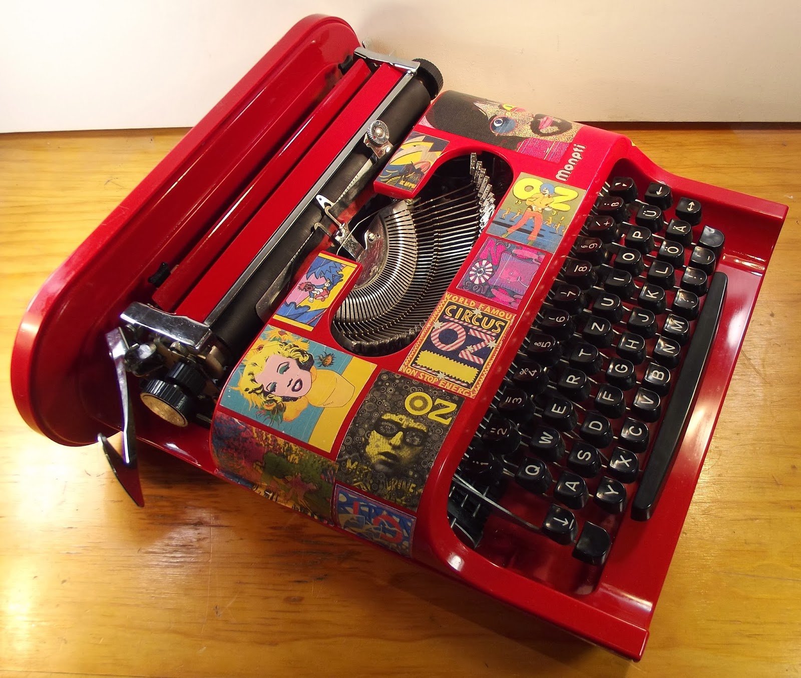 oz.Typewriter: Monpti Portable Typewriter Tribute to the Late Great Pop ...
