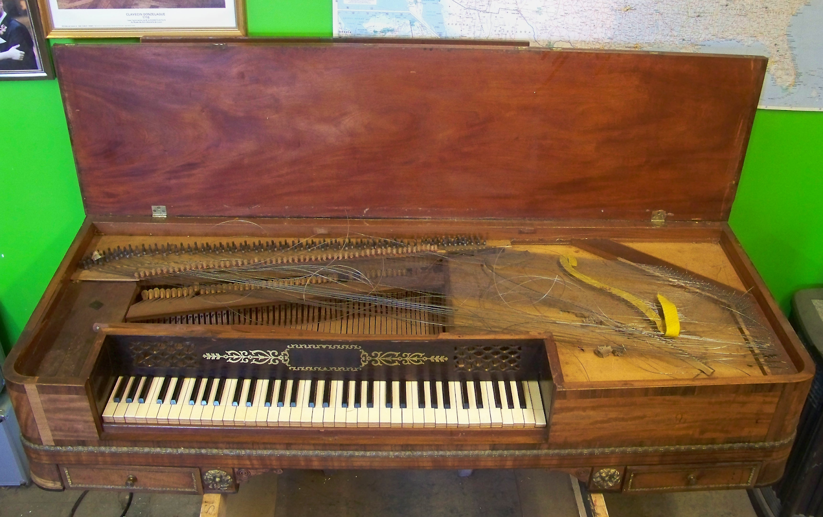 Antiquarian Keyboard Instruments: T. Tomkison square piano