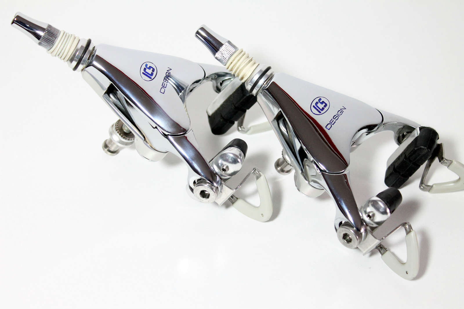 campagnolo delta brakes: ICS-modified delta calipers