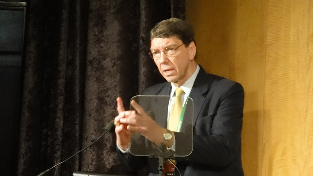 Hindsight : CLAY CHRISTENSEN - INVENTOR OF DISRUPTIVE INNOVATION THEORY ...