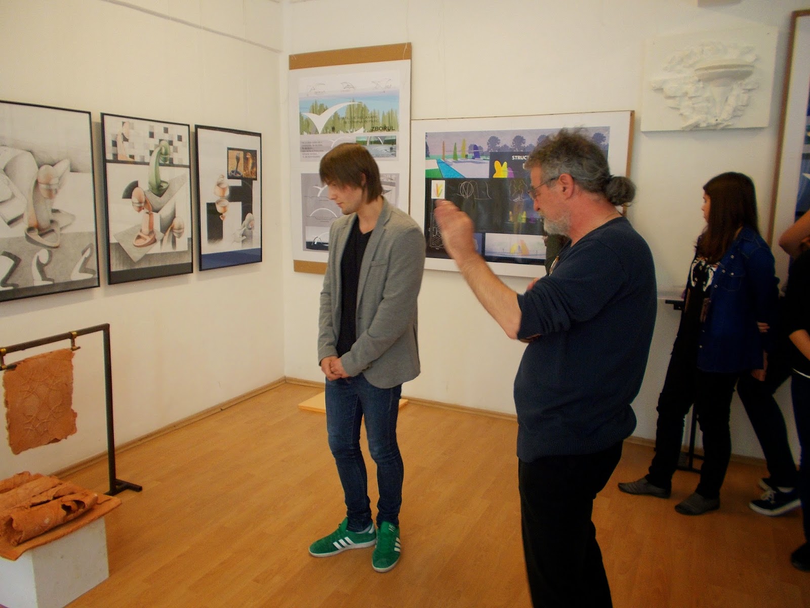 Liceul de Arte Plastice "HMT" Brasov: Galerie foto