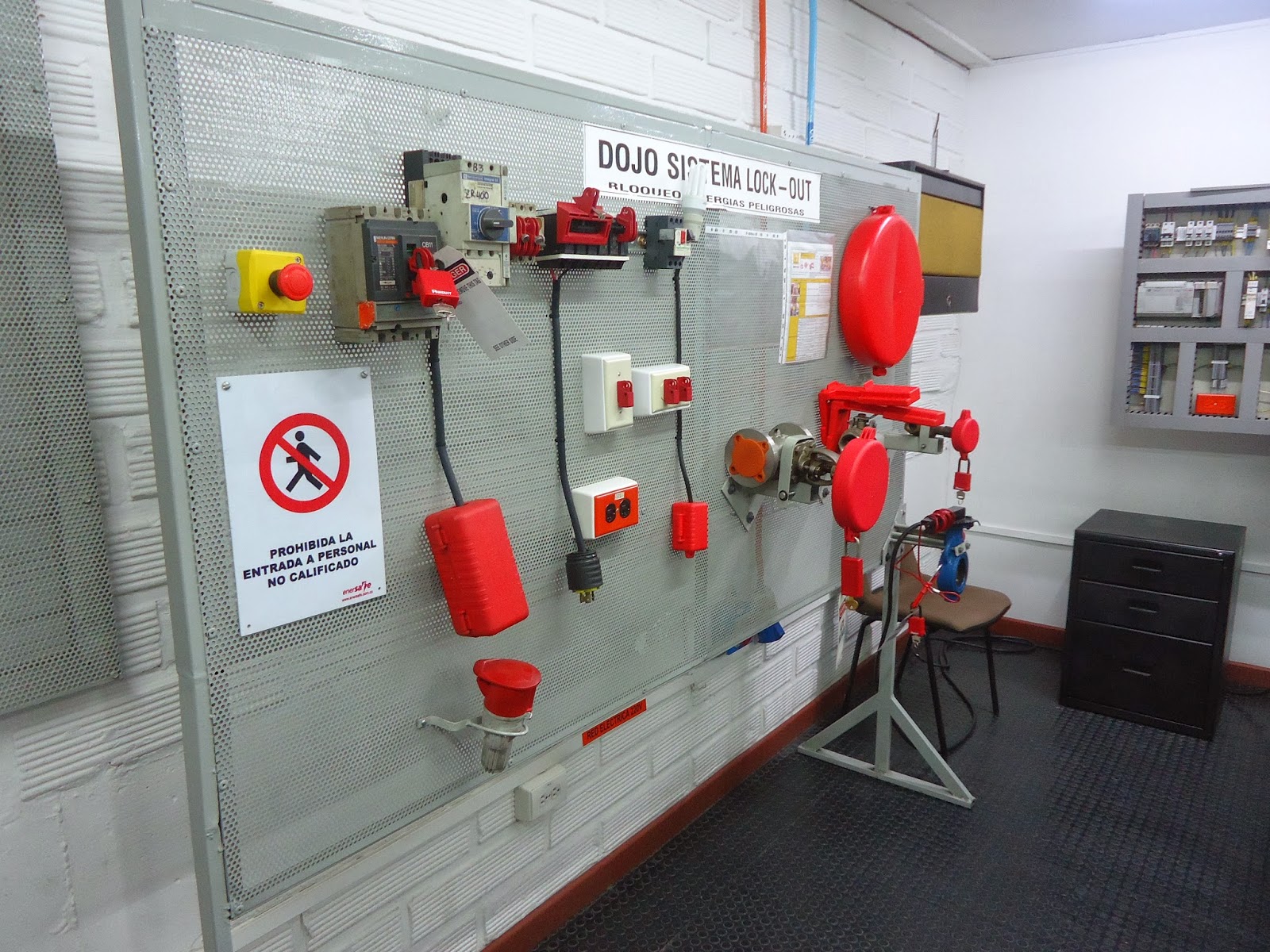 KAIZEN, TPM, INDUSTRY 4.0: SAFETY LOCKOUT TRAINNING SCHOOL