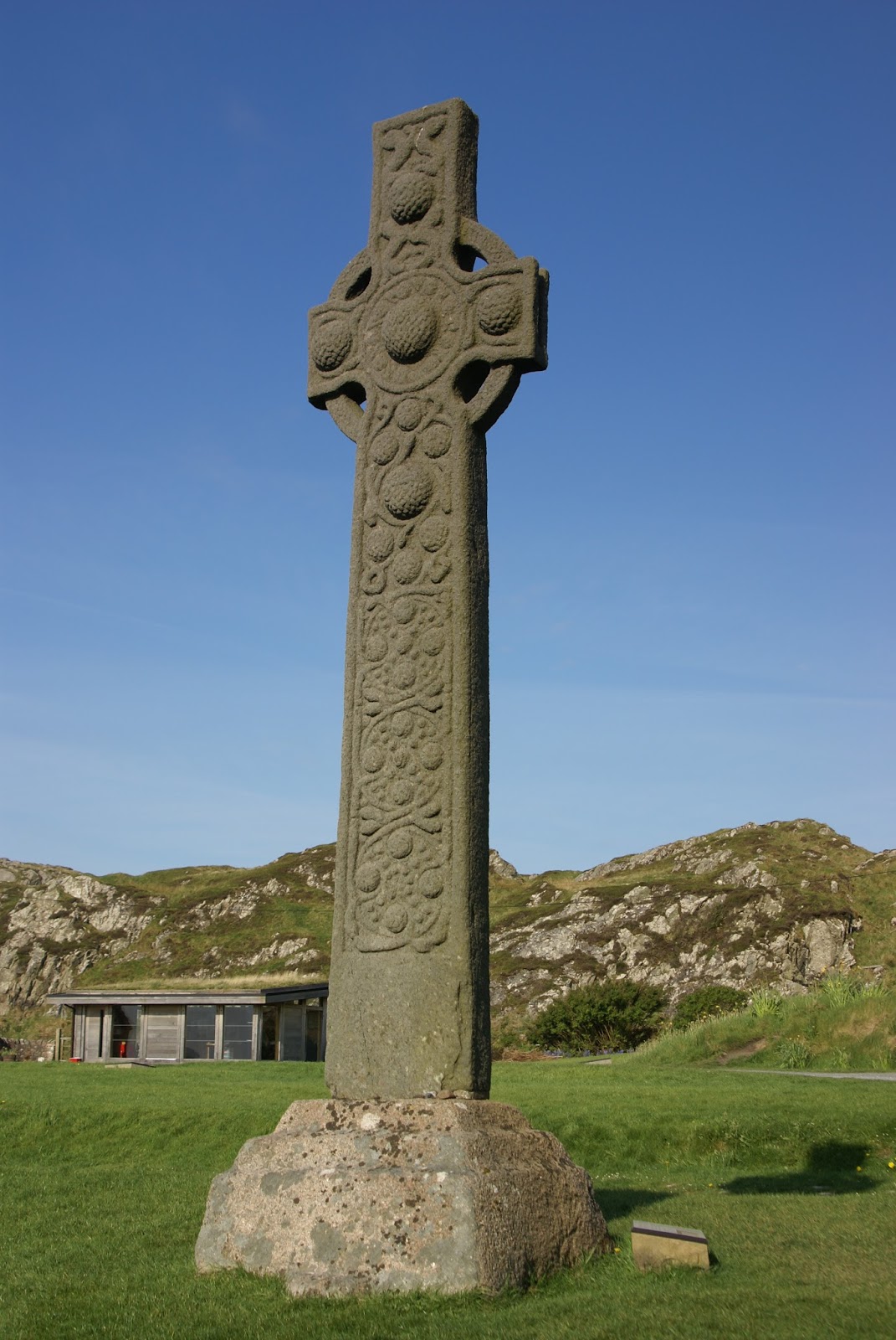 Mountain and Sea Scotland: Iona - crossings and crosses