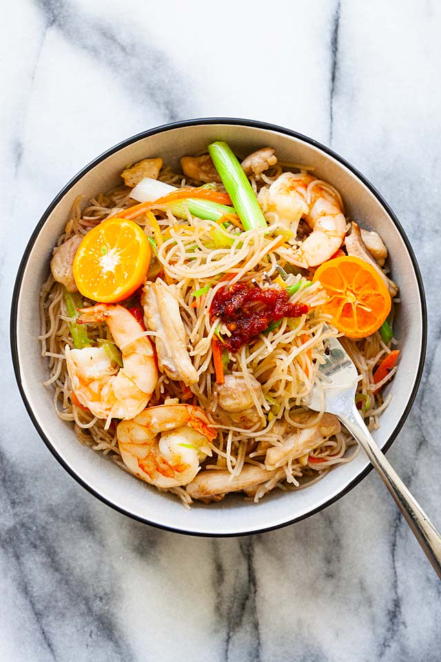 Filipino Fried Rice Noodles (Pancit Bihon) #Noodle #NoodleRecipes # ...