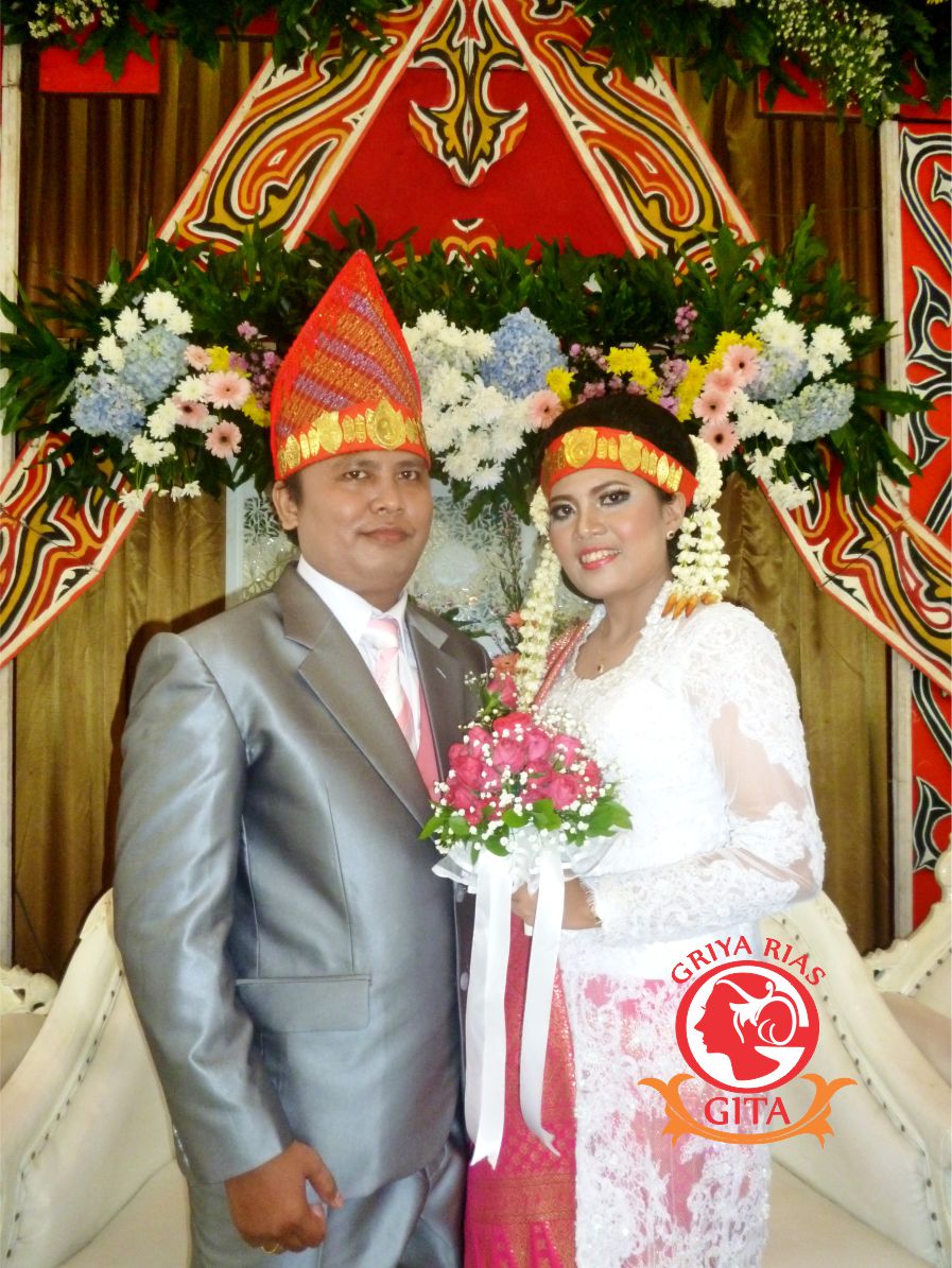 HARGA PAKET MAKEUP SANGGUL RIAS PENGANTIN BATAK DI JAKARTA BOGOR