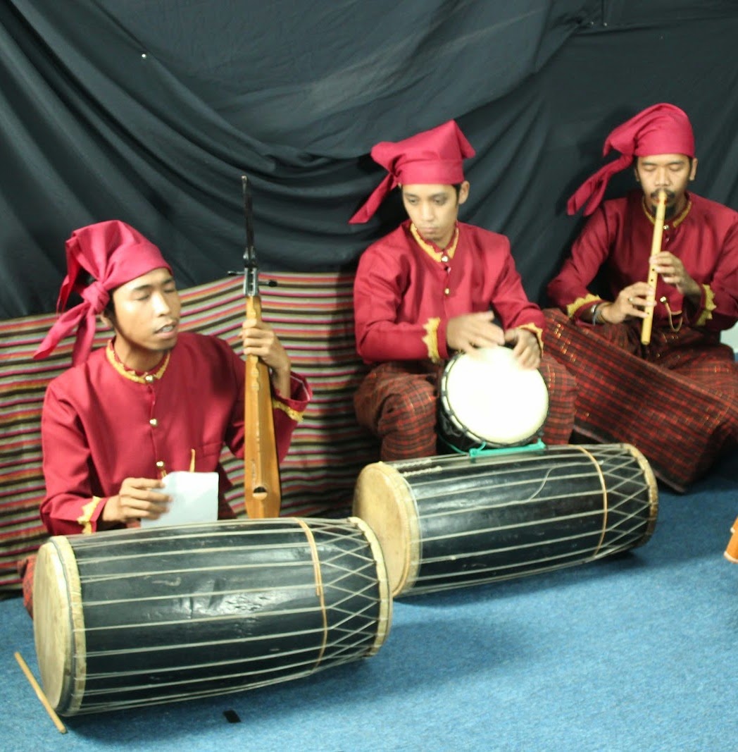 Badik Terhunus: Ganrang Bulo - Budaya Bugis-Makasar