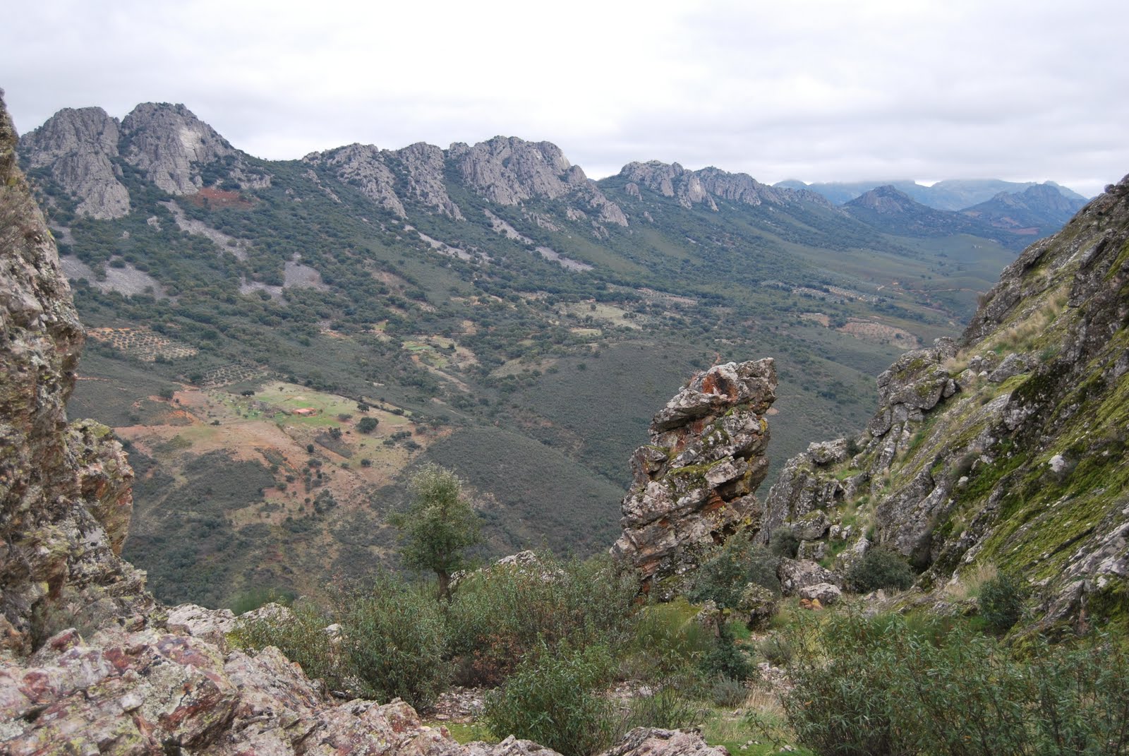 Estudios de Geoarqueología en Extremadura: SINCLINAL GARGANTA SANTA ...
