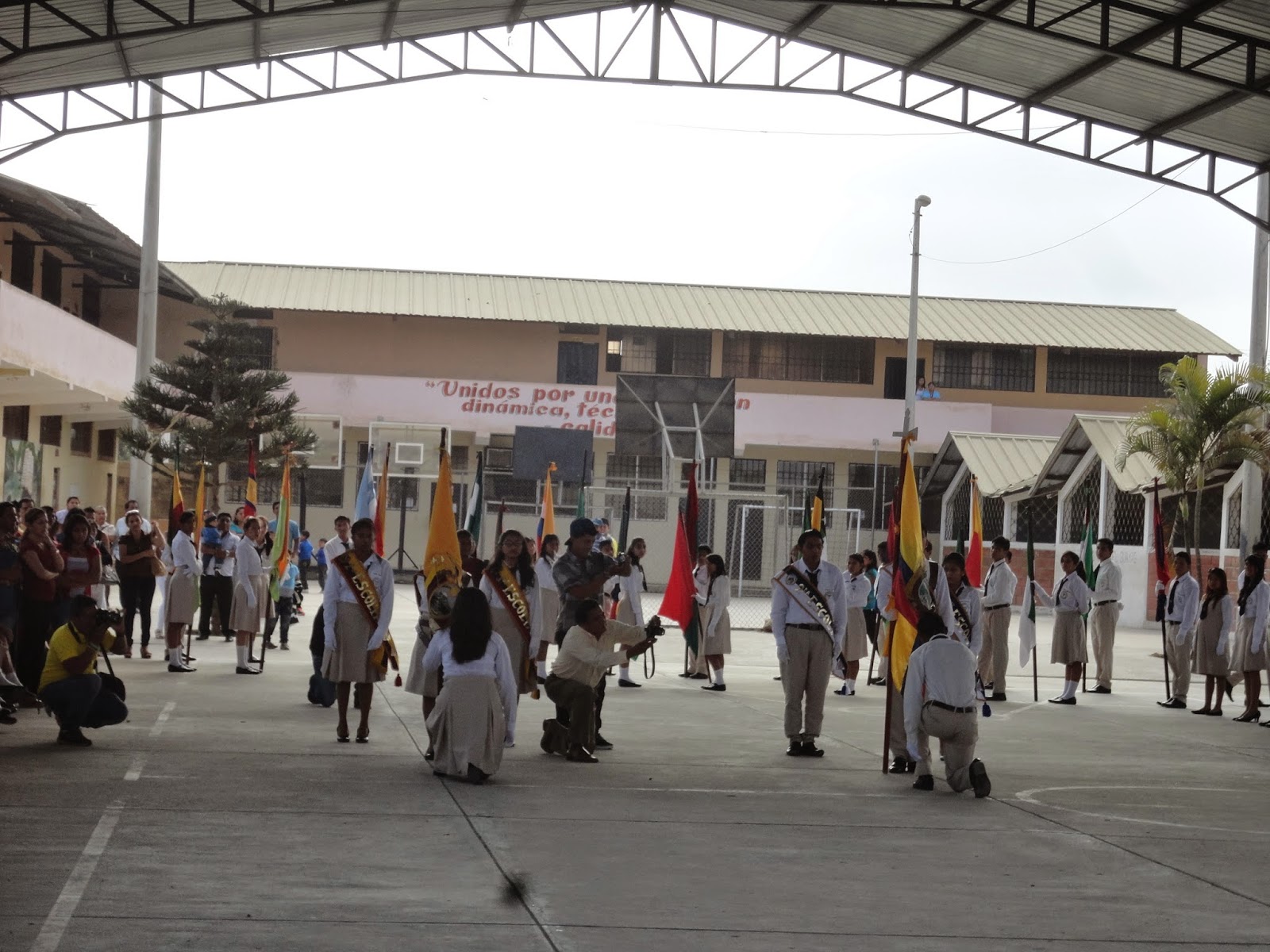 Unidad Educativa Playas de Villamil: Galería
