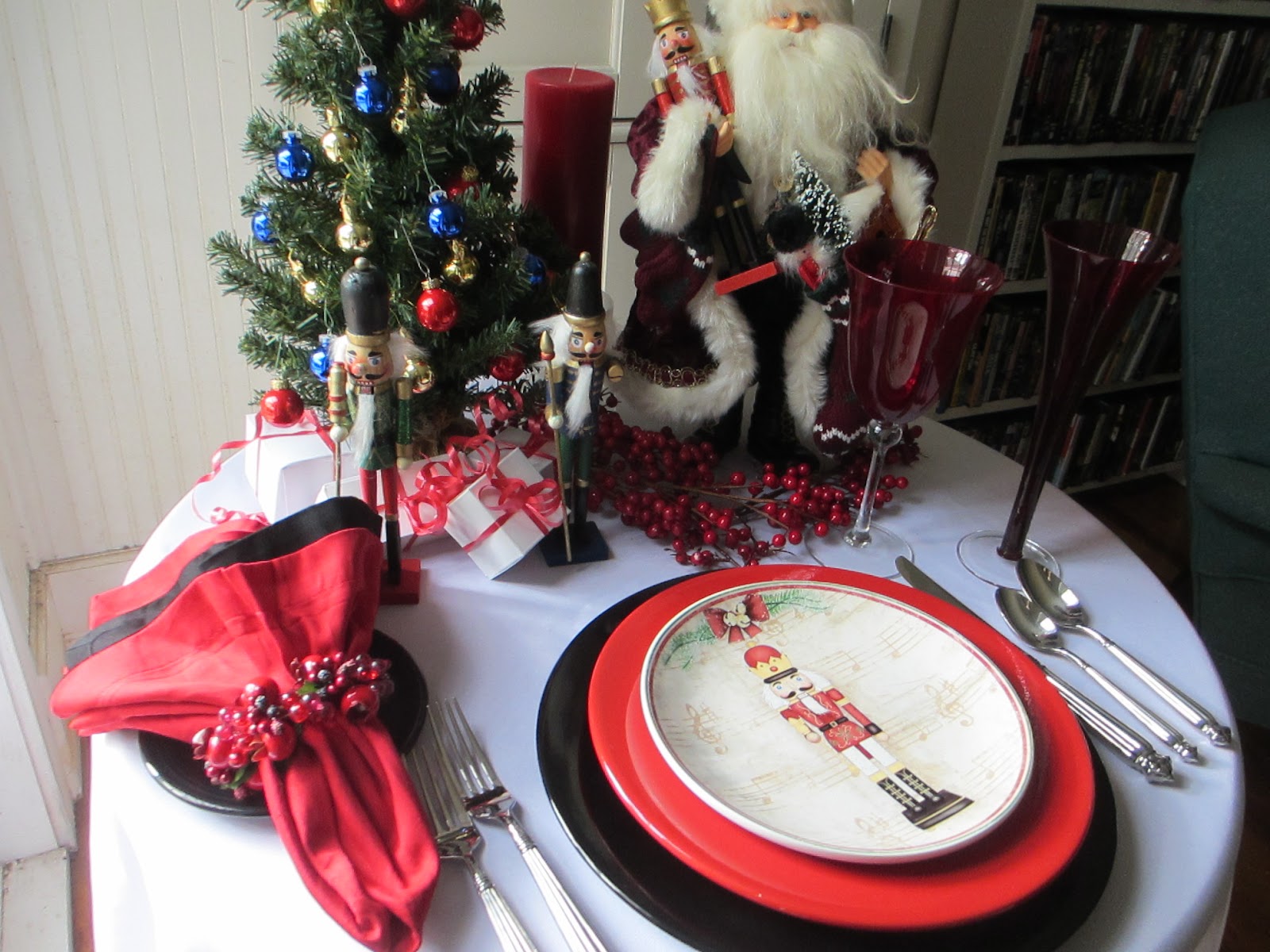Table for One: Nutcracker Santa Table