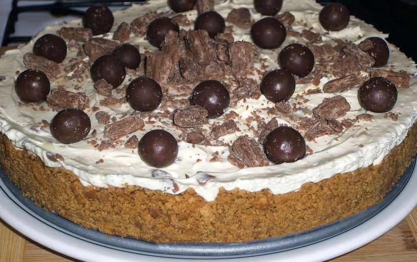 Malteaser & Flake Cheesecake