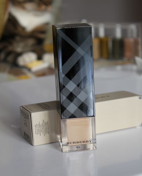 Burberry Sheer Luminous Foundation- Compact and Fluid | The Non-Blonde
