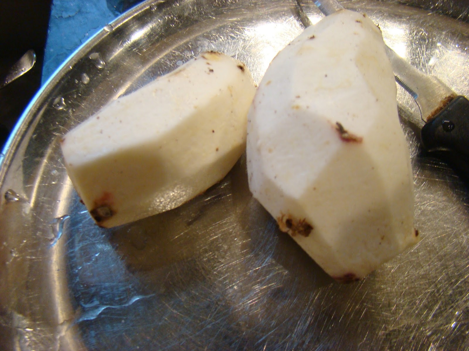 My Favorite Recipes Collection: Pakora Kadhi with Arabi (Taro Root)