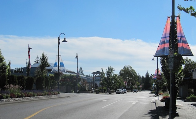 The Comox Valley - A Pictorial View: Town of Comox - Downtown Comox