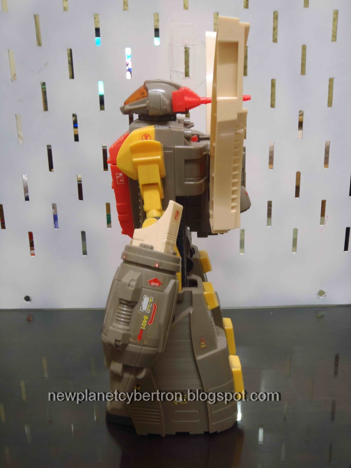 New Planet Cybertron: Transformers Review: G1 Omega Supreme (Encore ...