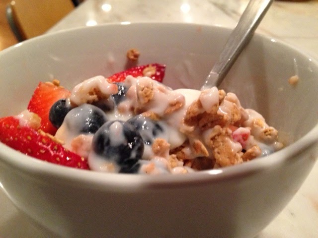 Aldi Life: Aldi Staple: Yogurt, Berries and Granola