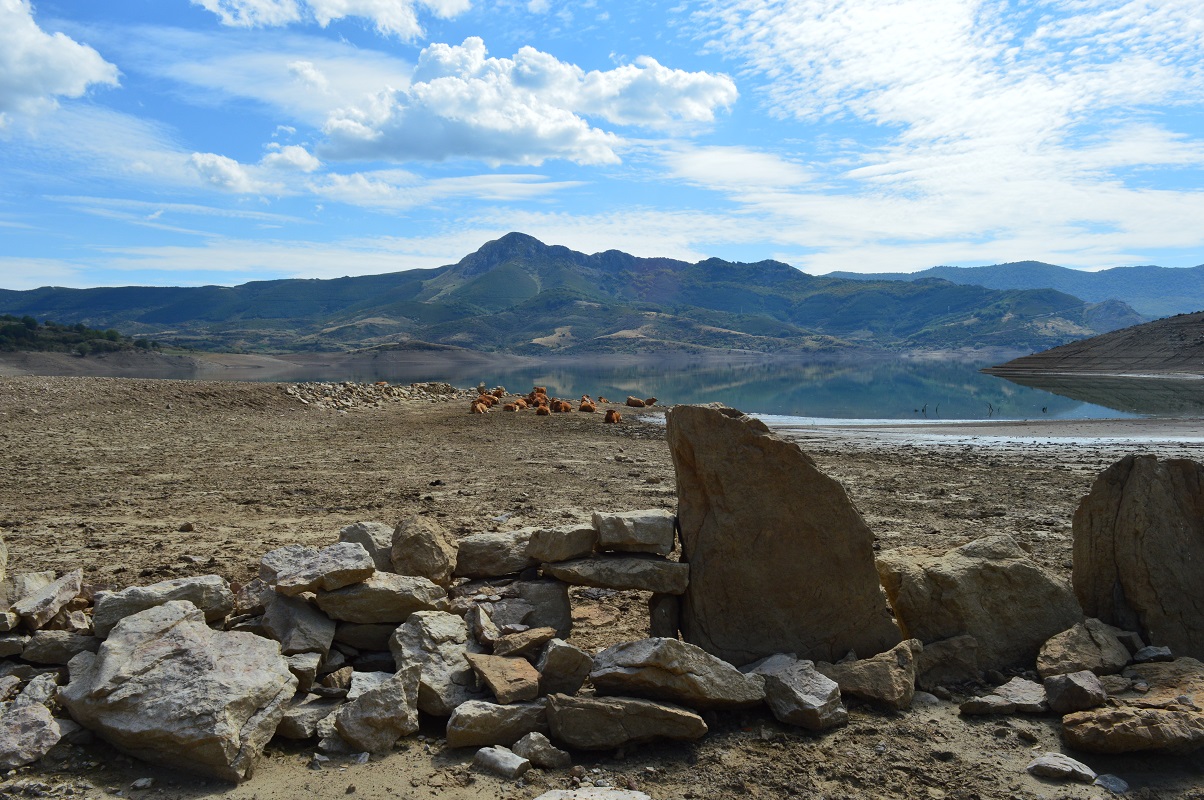 Entre bosques y piedras: LA SENDA DEL EMBALSE DEL PORMA. LEÓN.