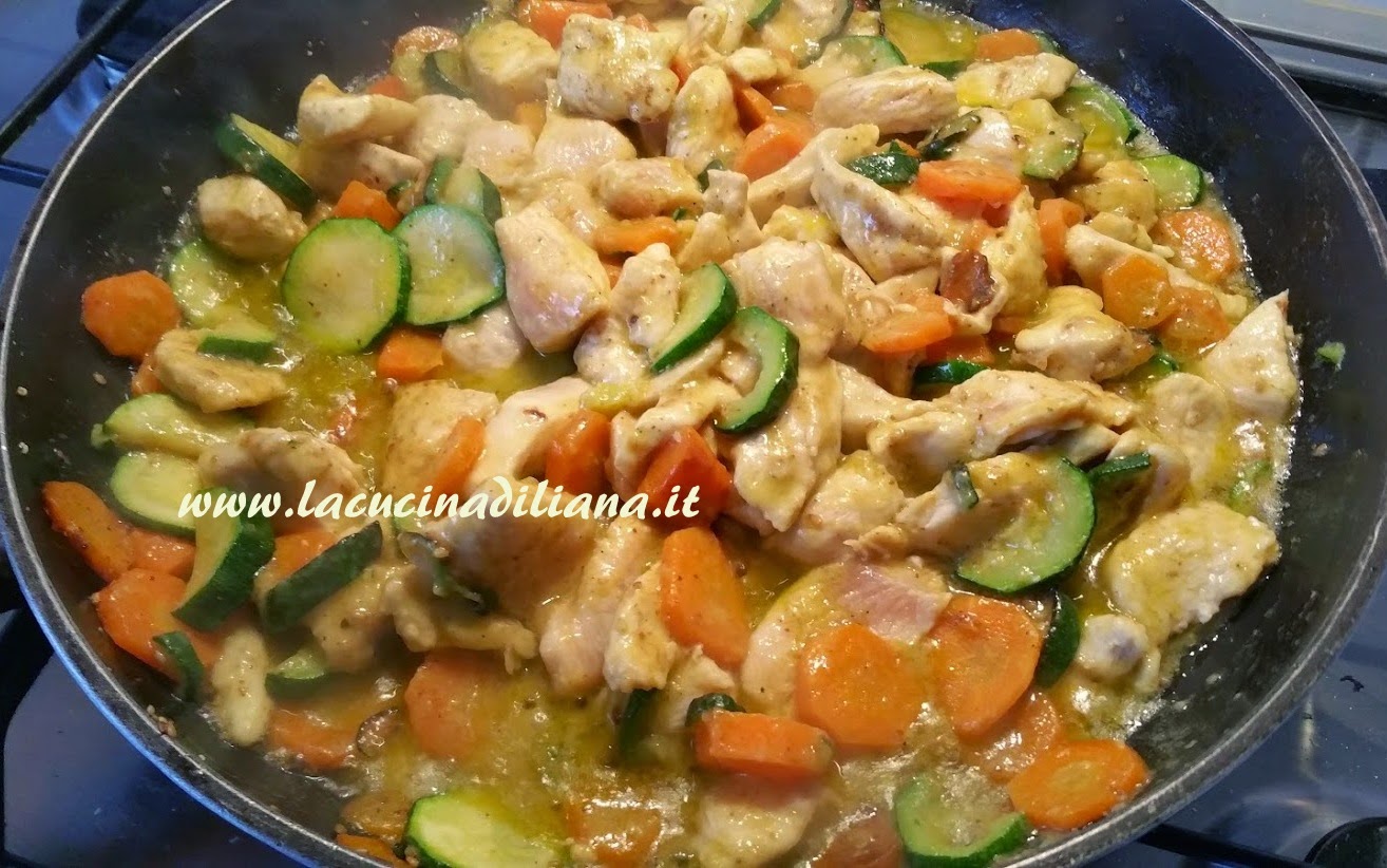 Bocconcini di Pollo con Carote e Zucchine al Curry ~ La Cucina di Liana