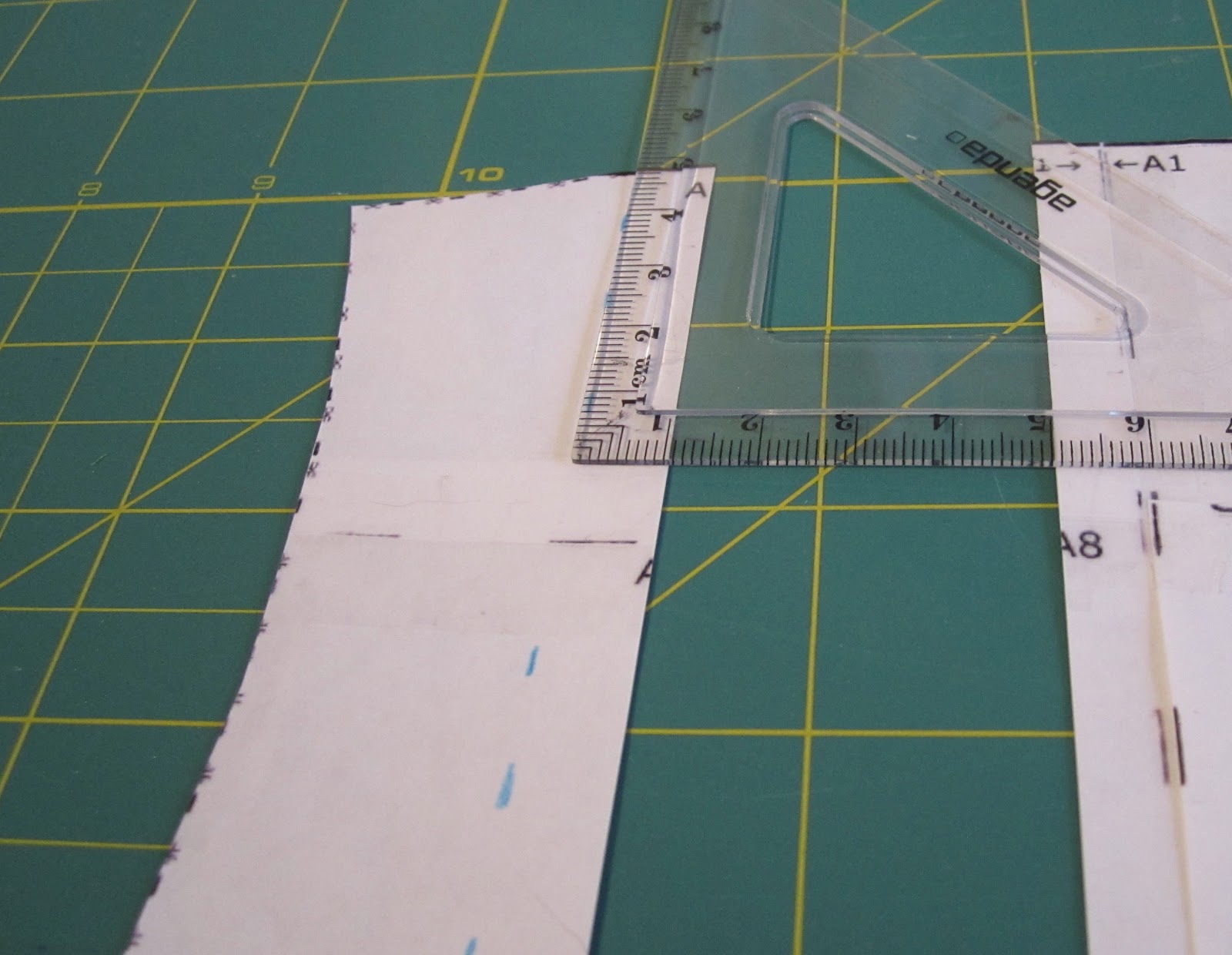 A Few Threads Loose: Ooh la la Pin Up Sew-Along... Grading Your Pattern Up Or Down.