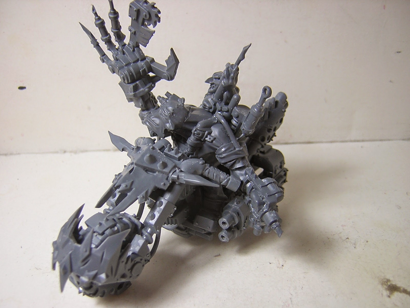 [photos] Got my first artisan keycap yesterday. Nice and heavy brass ...