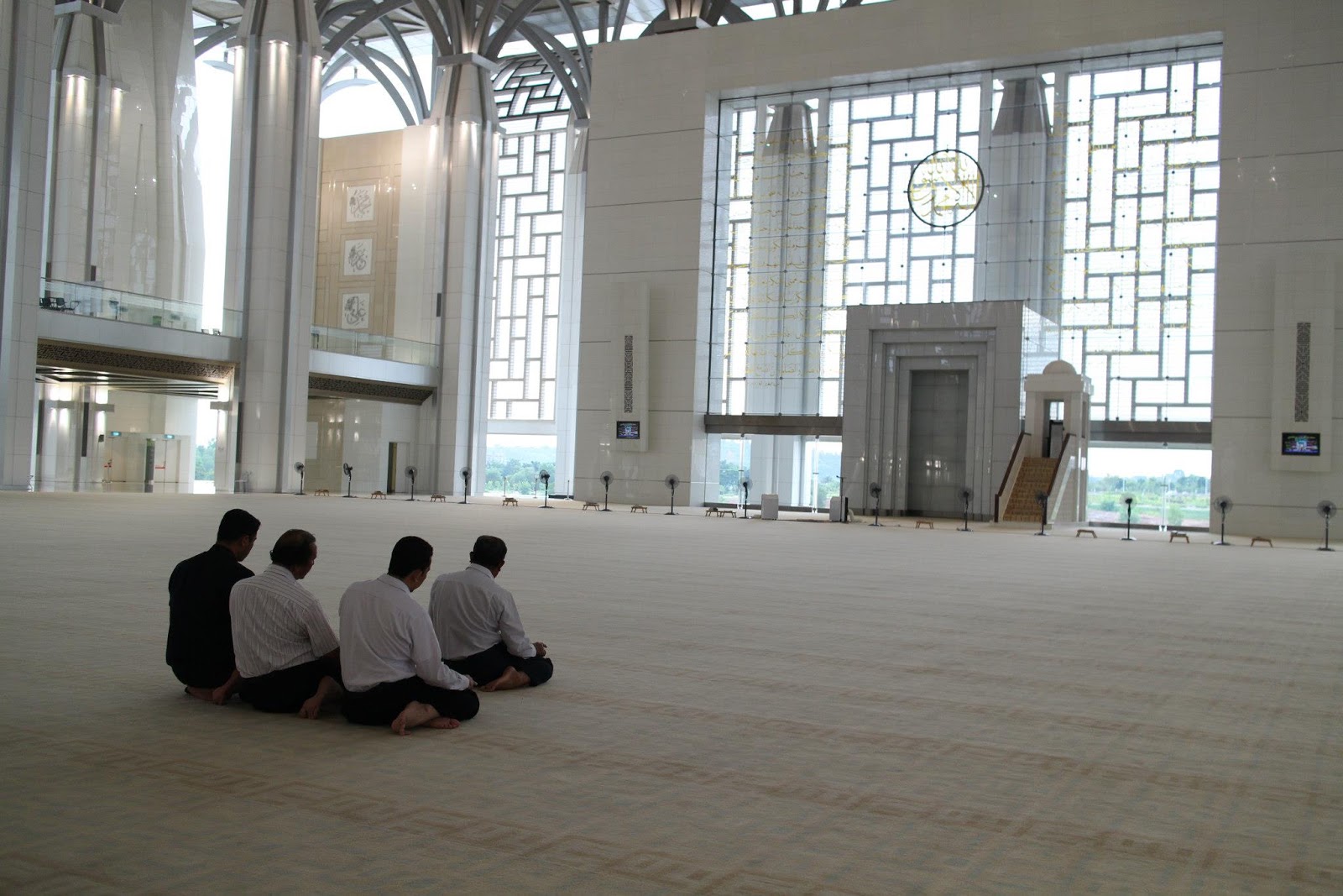 Sheemz's Mioozing's: Musings: the awesome Masjid BESI