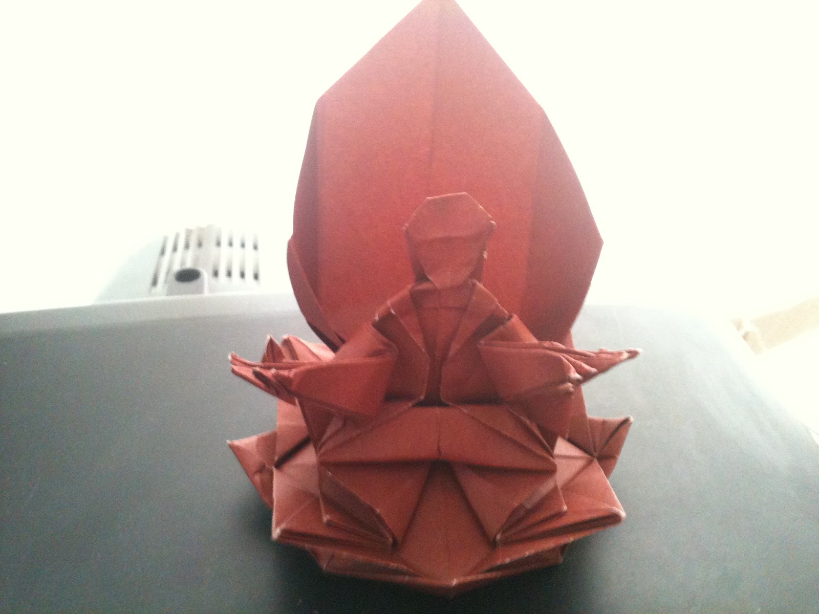 Palatul de Hârtie: new origami mistic Buddha