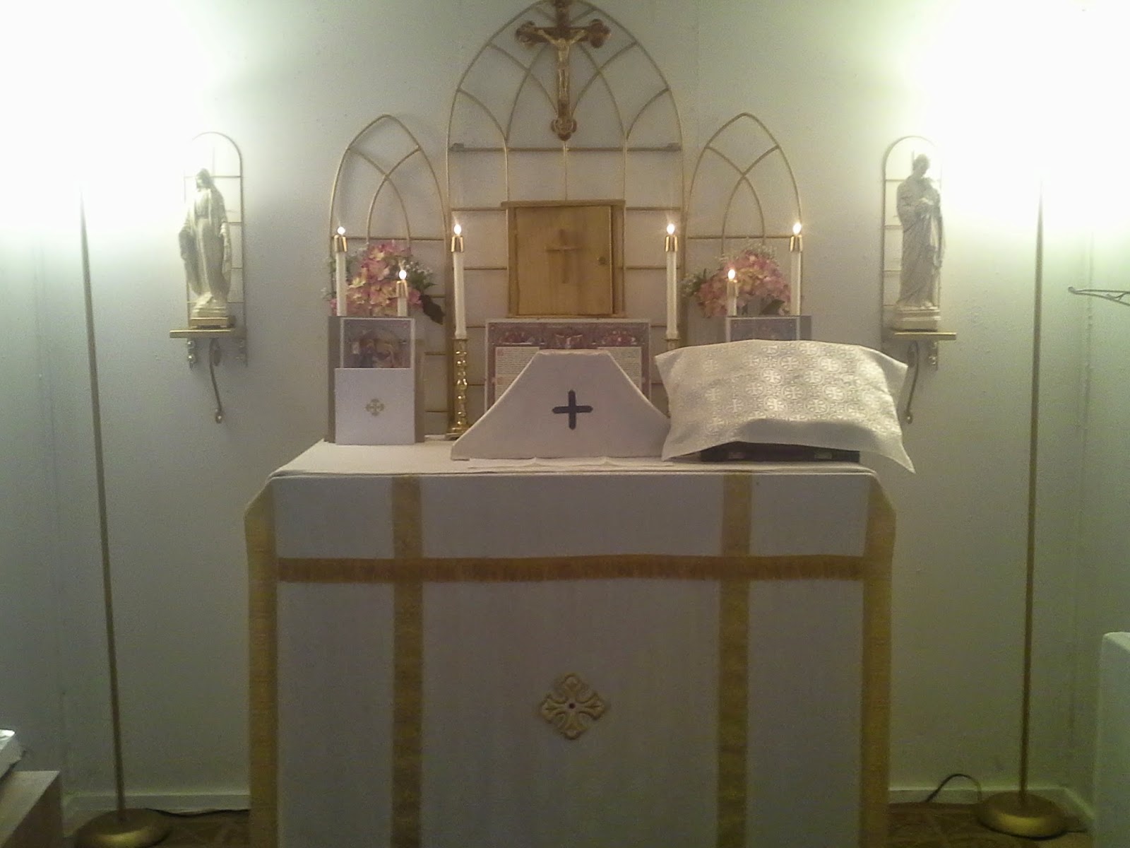 Altarations: Traditional Roman Catholic Sanctuary Paraments